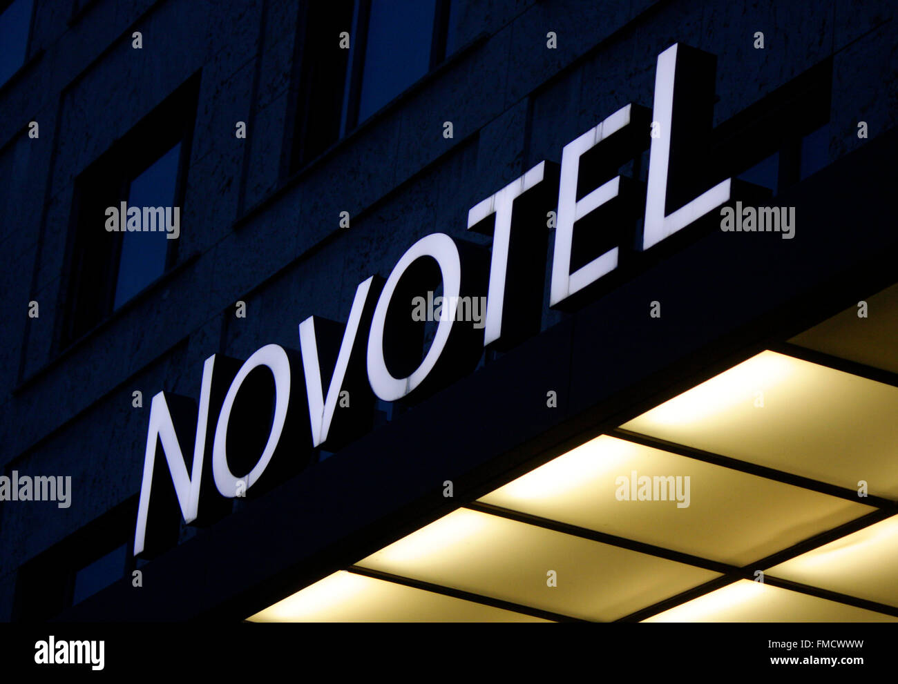 Novotel logo Banque de photographies et d’images à haute résolution - Alamy
