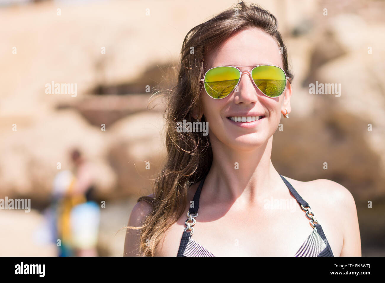 Belle Fille En Bikini à La Plage Banque De Photographies Et Dimages à
