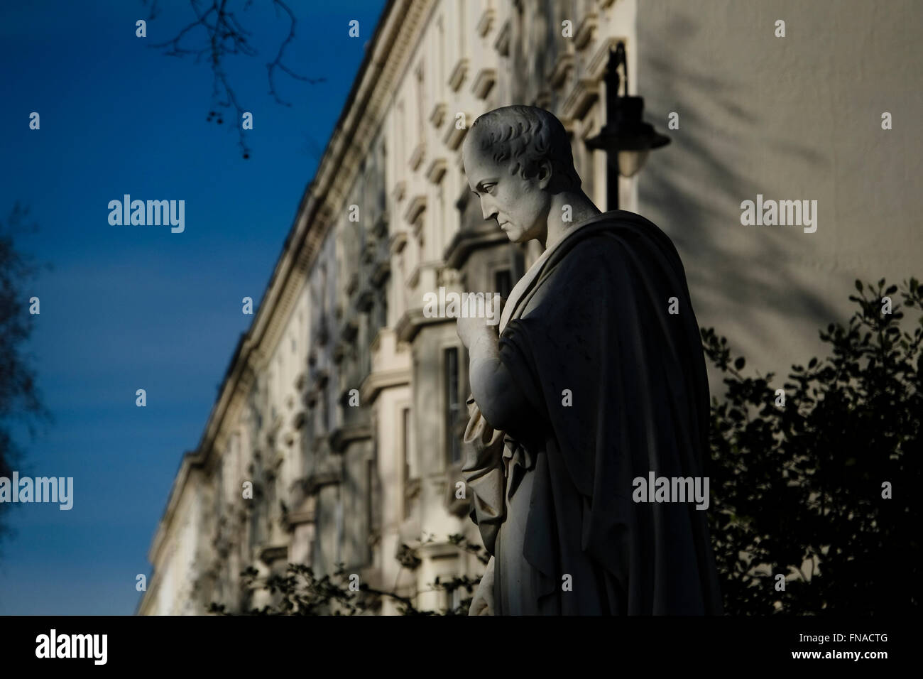 William huskisson statue Banque de photographies et d’images à haute ...