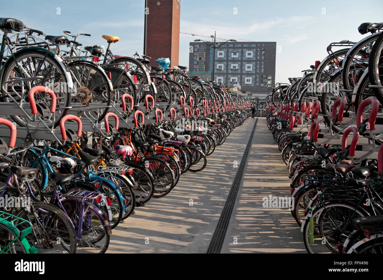 Bicycle parking racks Banque de photographies et d’images à haute ...