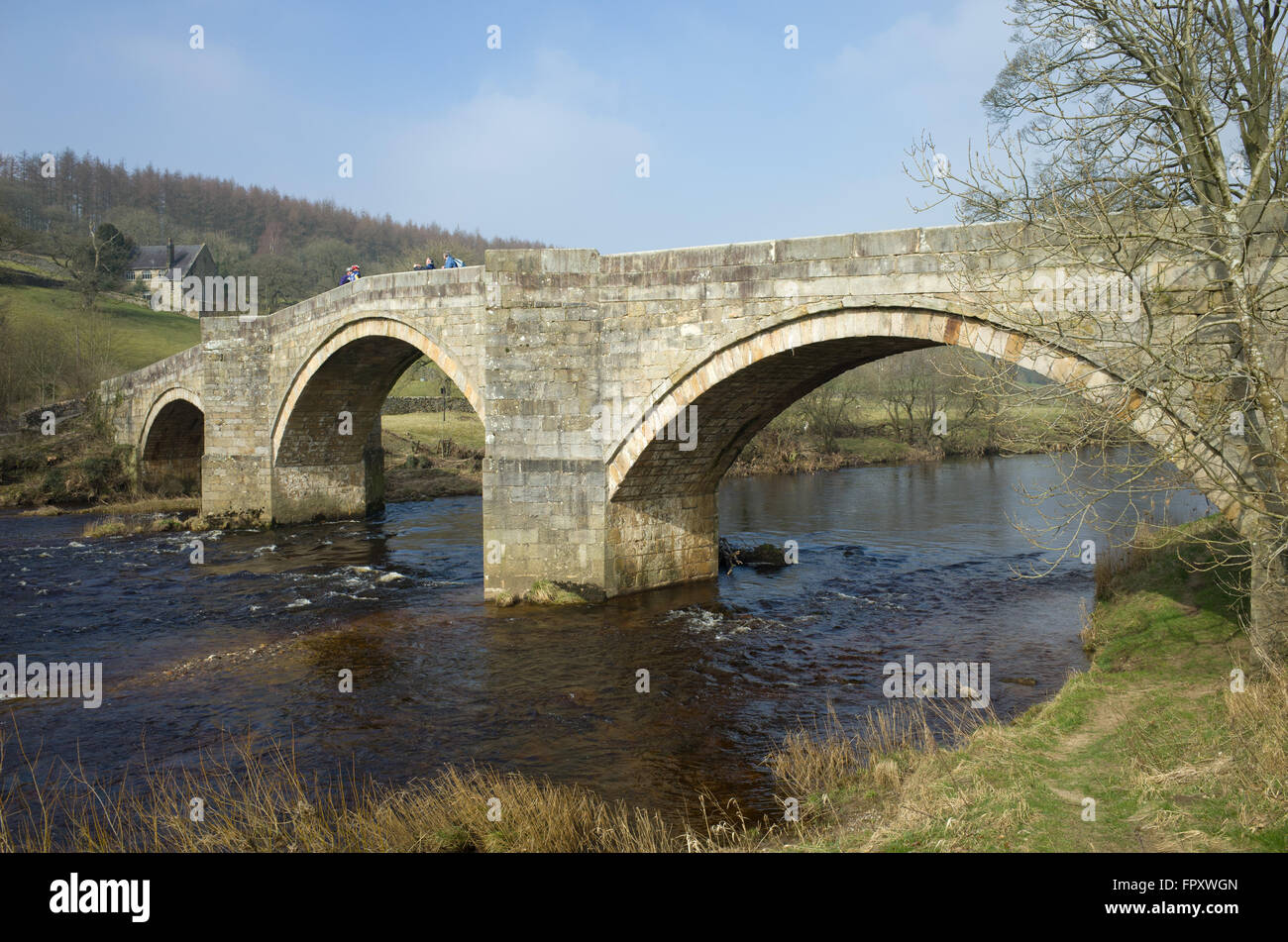 Barden bridge river wharfe Banque de photographies et d’images à haute ...