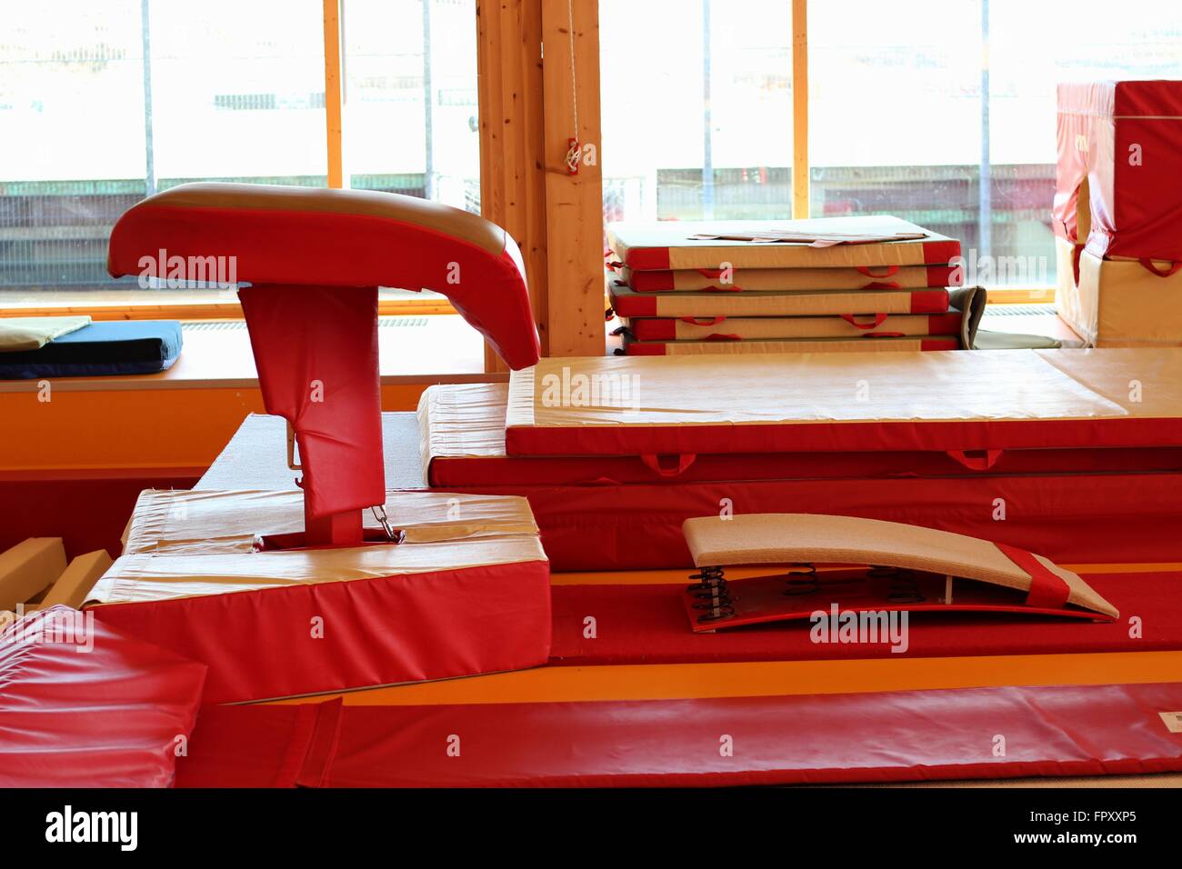 Appareils de gymnastique Banque de photographies et d’images à haute ...