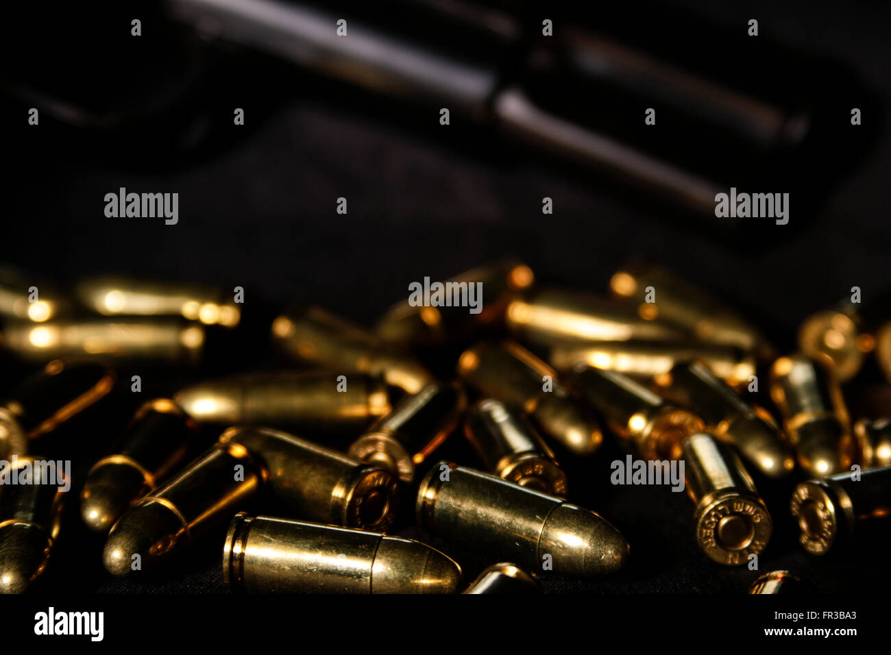 Balles munitions munitions pistolet pistolet Banque de photographies et ...