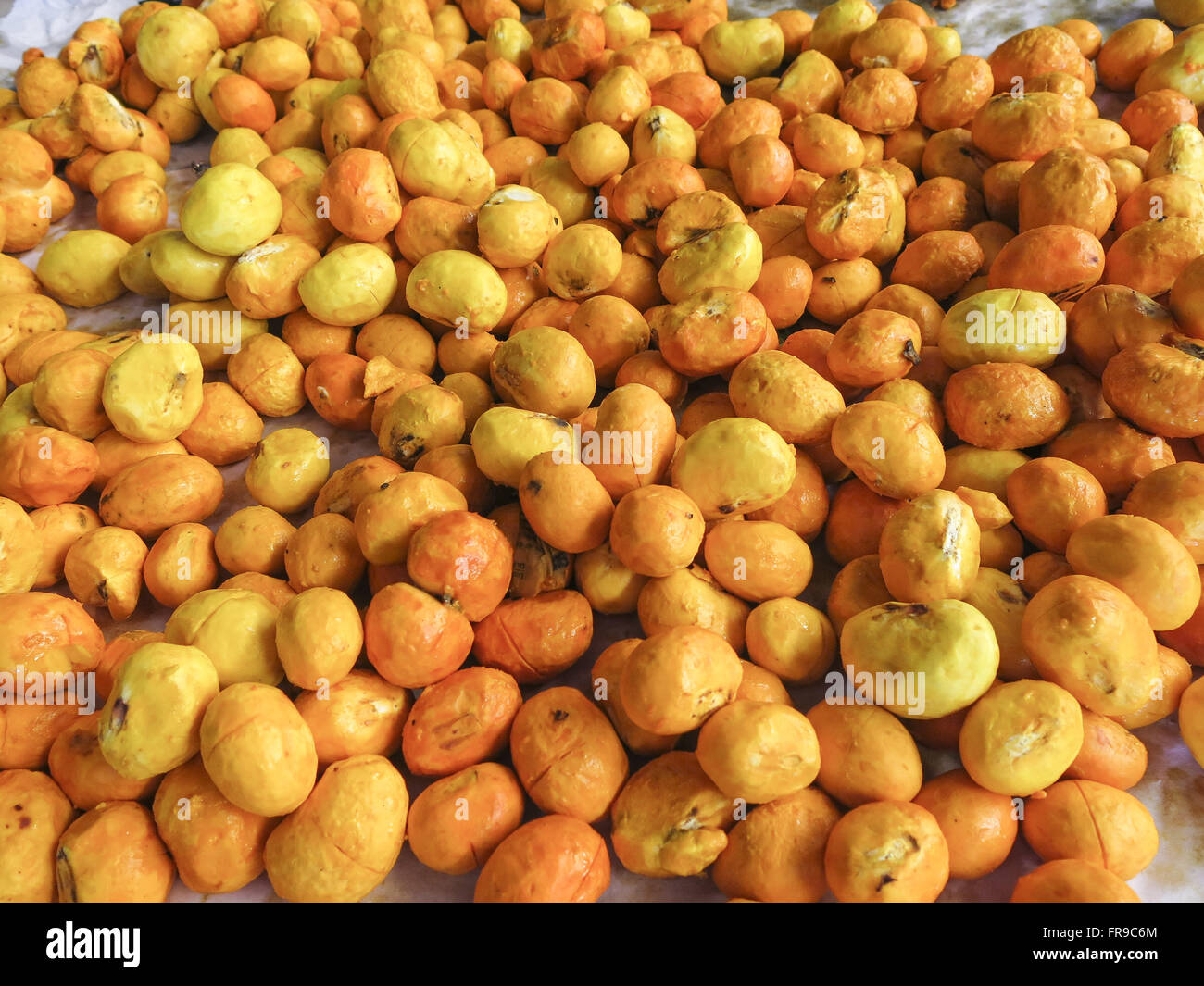 Pequi fruit Banque de photographies et d’images à haute résolution - Alamy