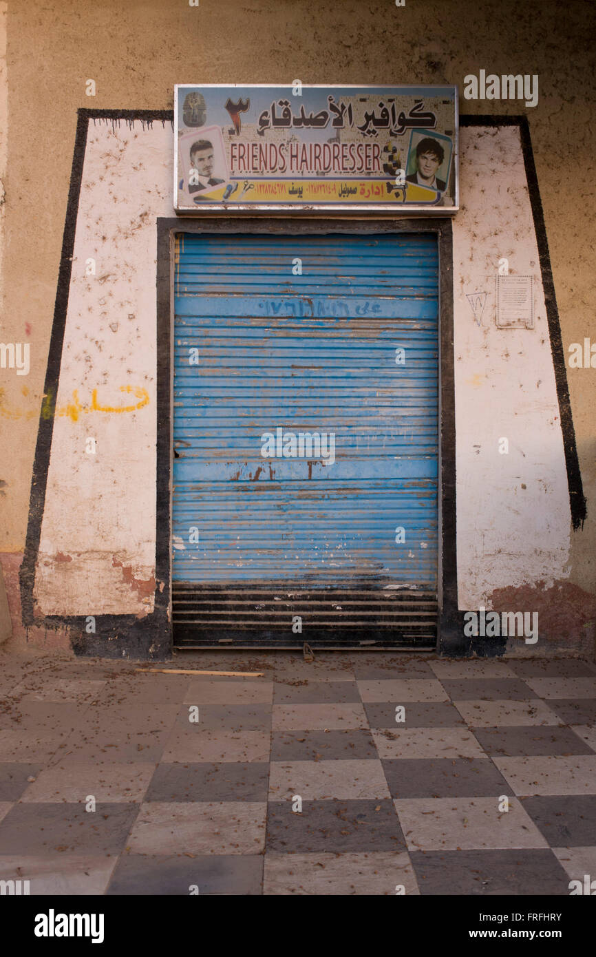 Egyptian barber shop luxor egypt Banque de photographies et d’images à ...