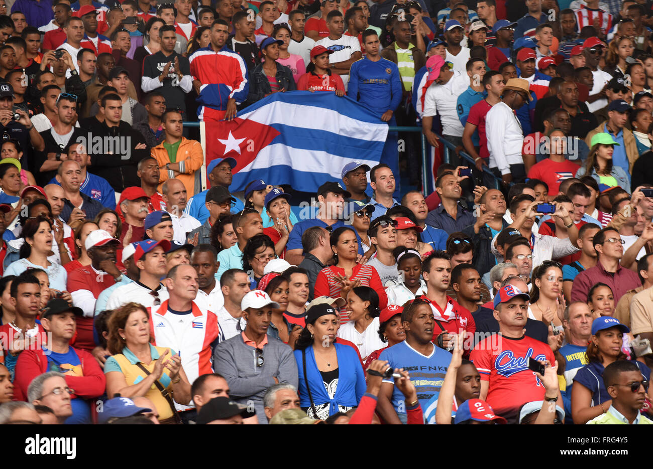 Cuban baseball fans Banque de photographies et d’images à haute ...