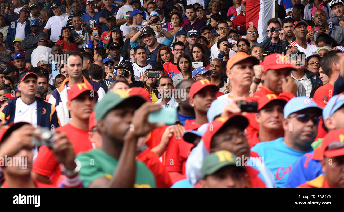 Cuban baseball fans Banque de photographies et d’images à haute ...