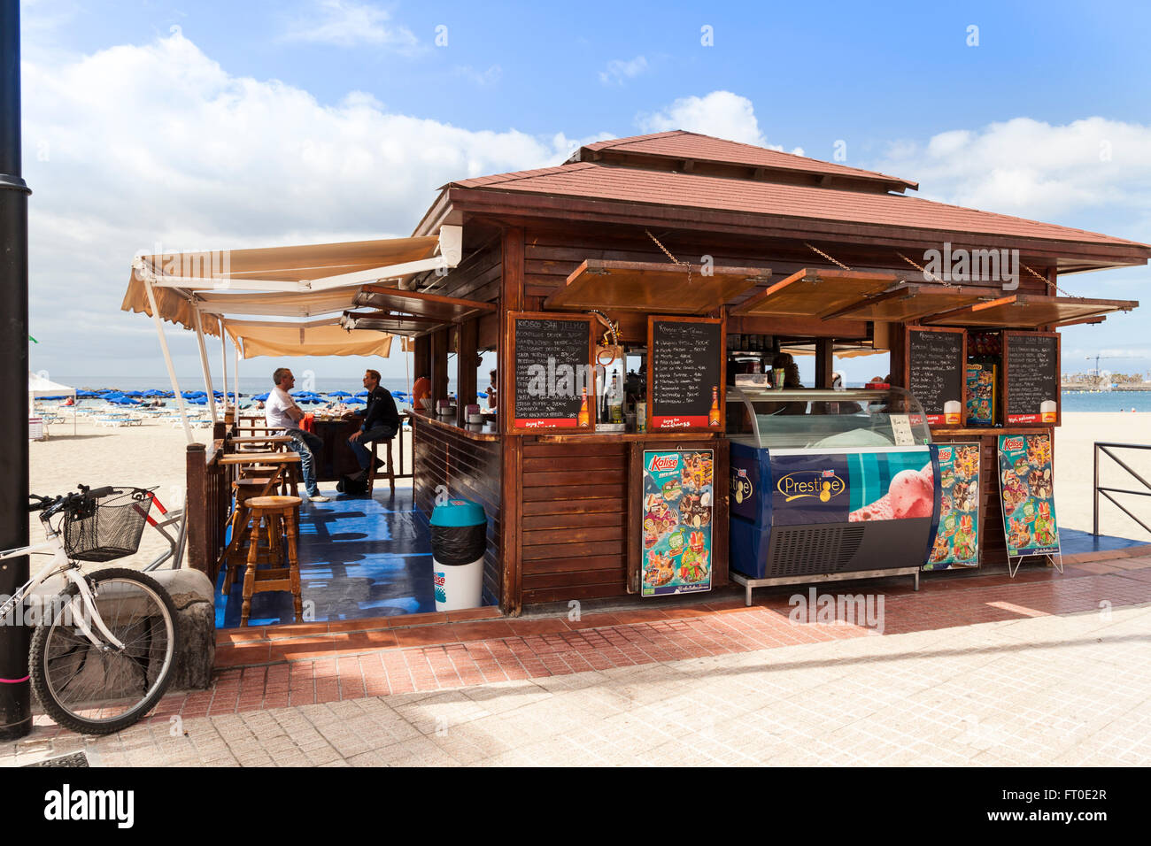 Beach kiosk Banque de photographies et d’images à haute résolution - Alamy