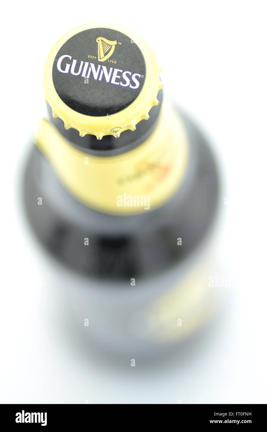 Beer guinness bottle pack Banque de photographies et d’images à haute ...