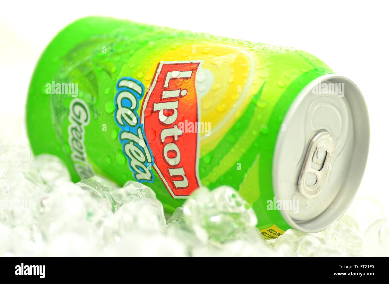 Lipton Ice Tea verre sur la glace. Lipton Ice Tea est une marque vendue ...