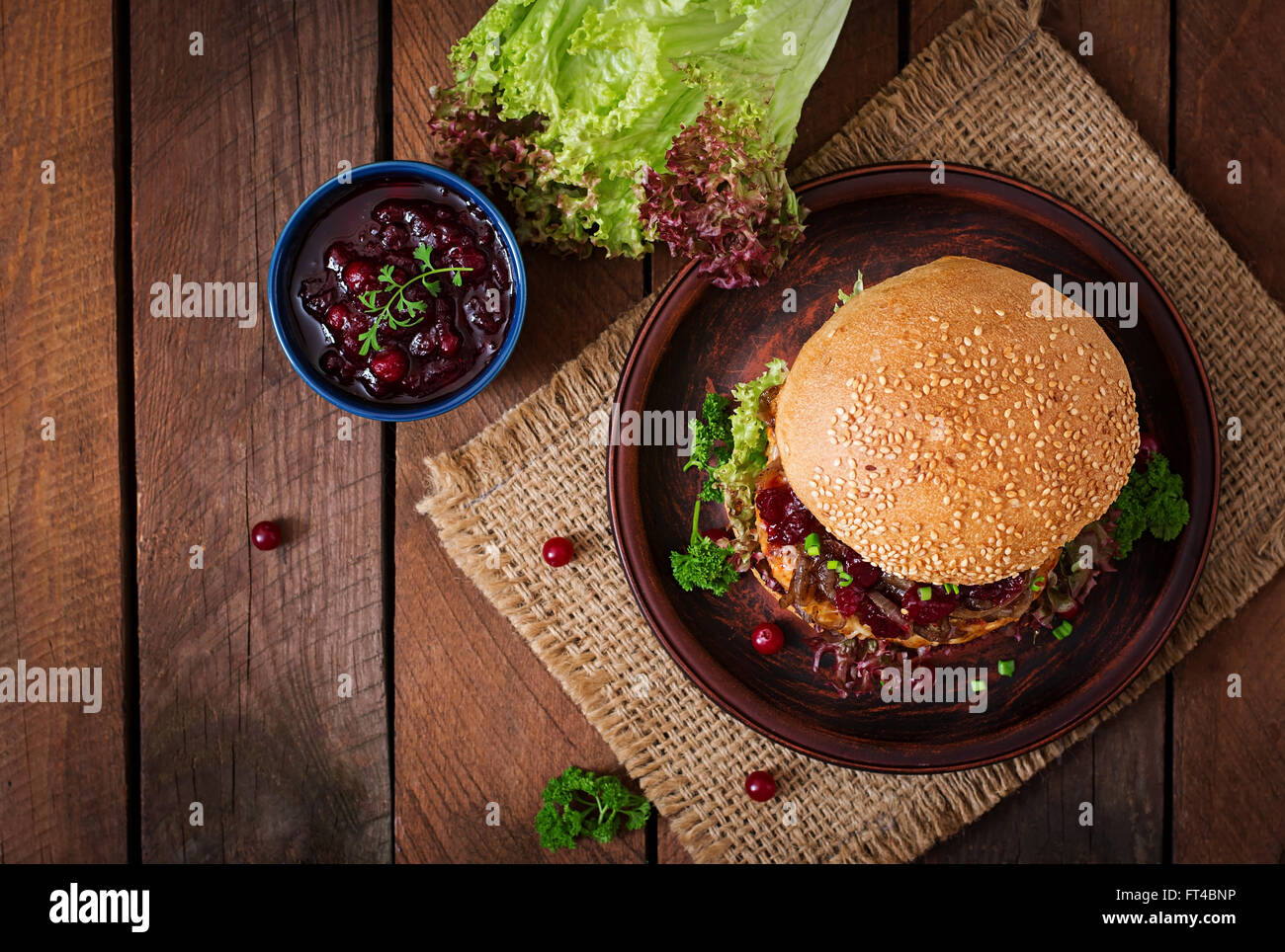 Avec Hamburger Hamburger de dinde juteuse avec du fromage, oignons ...
