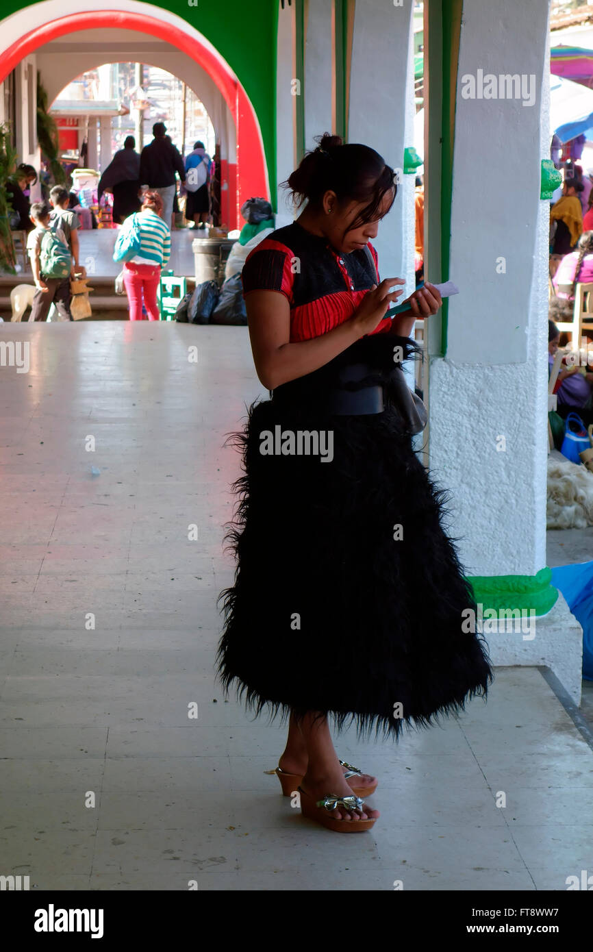 Chamula girl Banque de photographies et d’images à haute résolution - Alamy