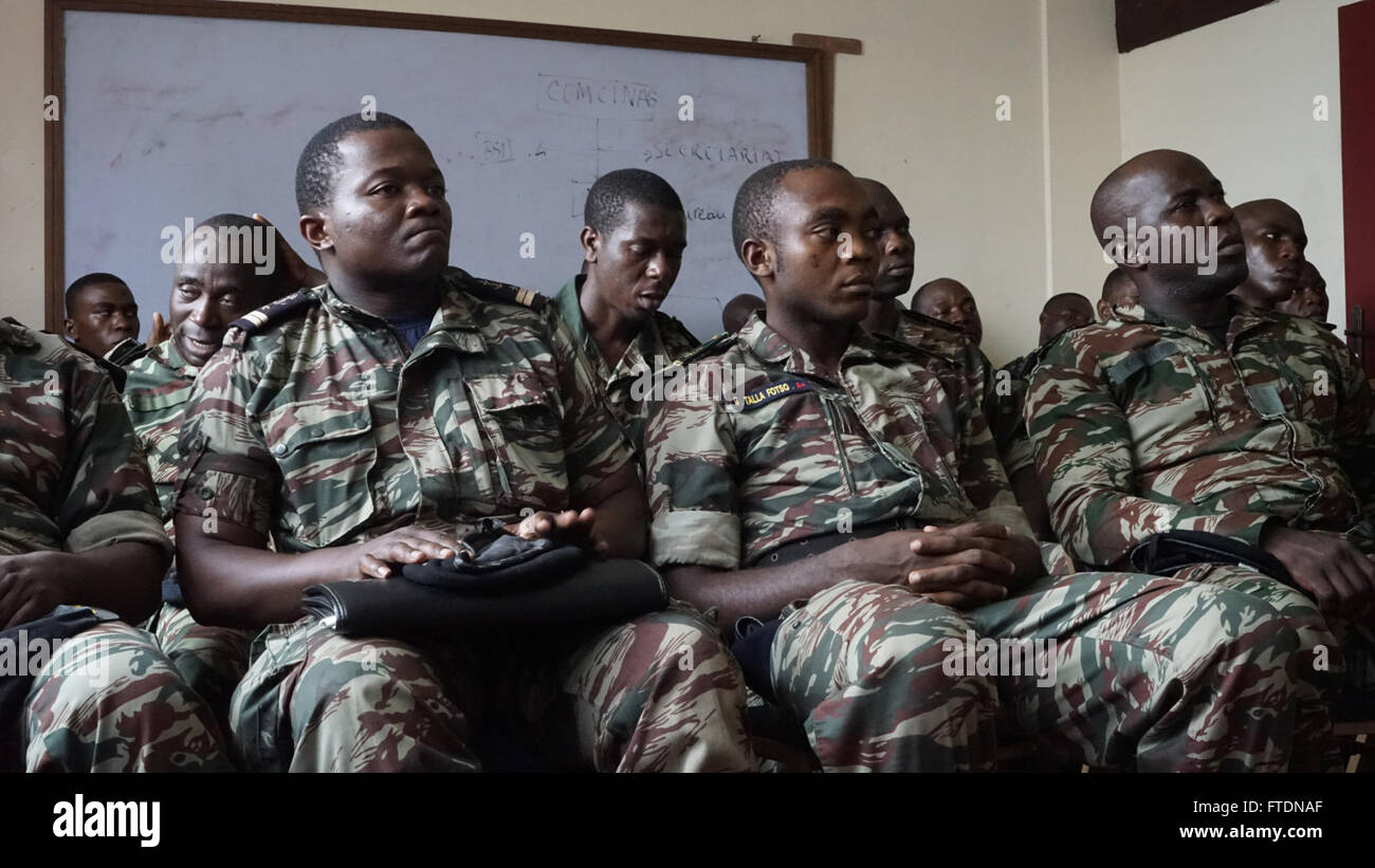 Armée de terre camerounaise Banque de photographies et d’images à haute ...