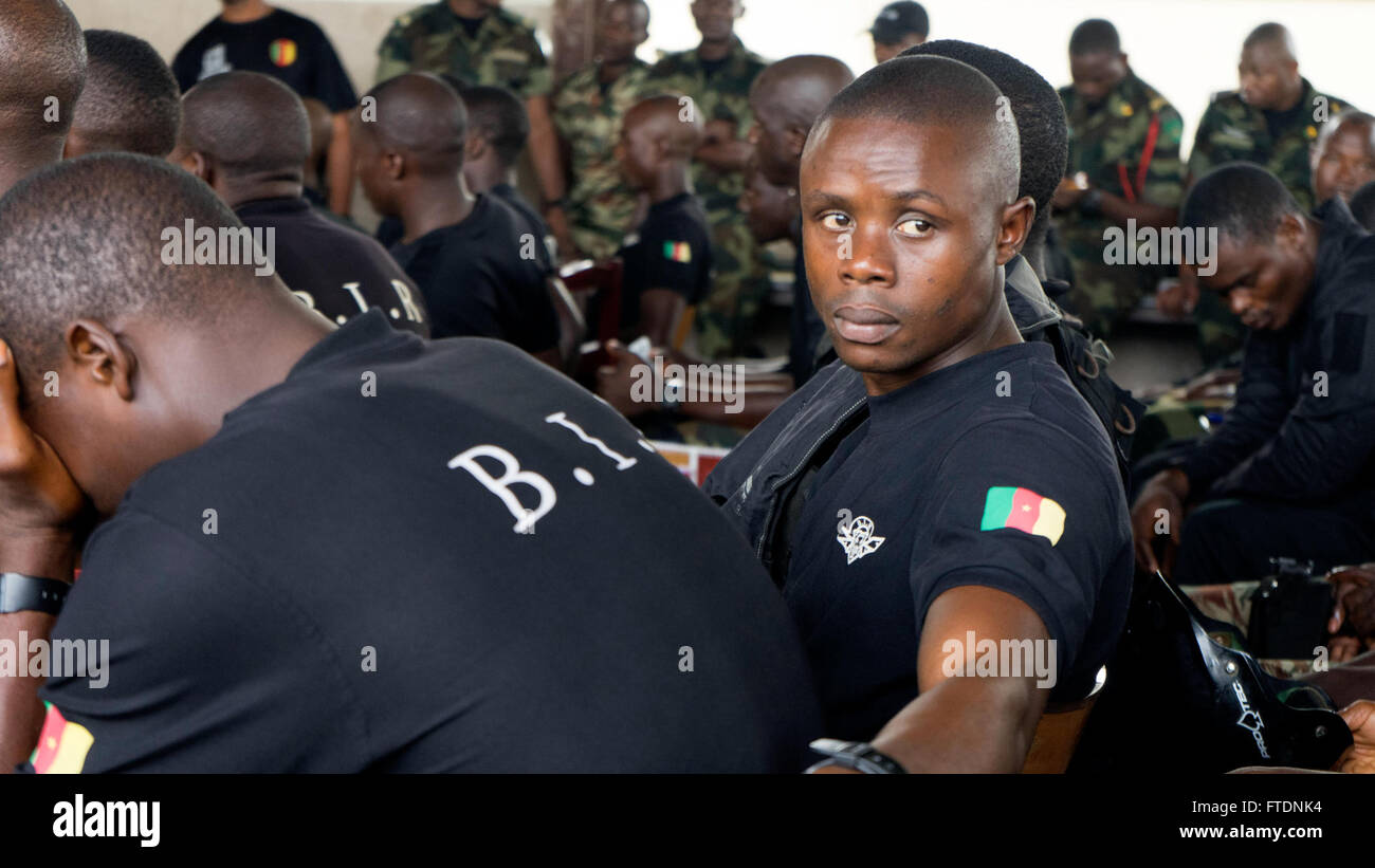 Armée de terre camerounaise Banque de photographies et d’images à haute ...