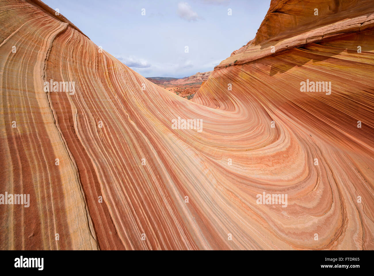 Les roches colorées et tourbillonnant - formations de roche de grès ...