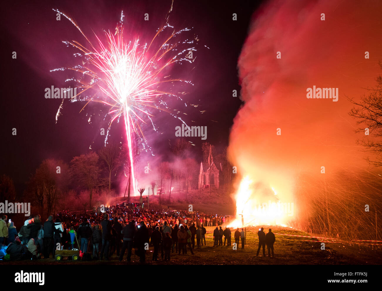 Torch procession Banque de photographies et d’images à haute résolution ...