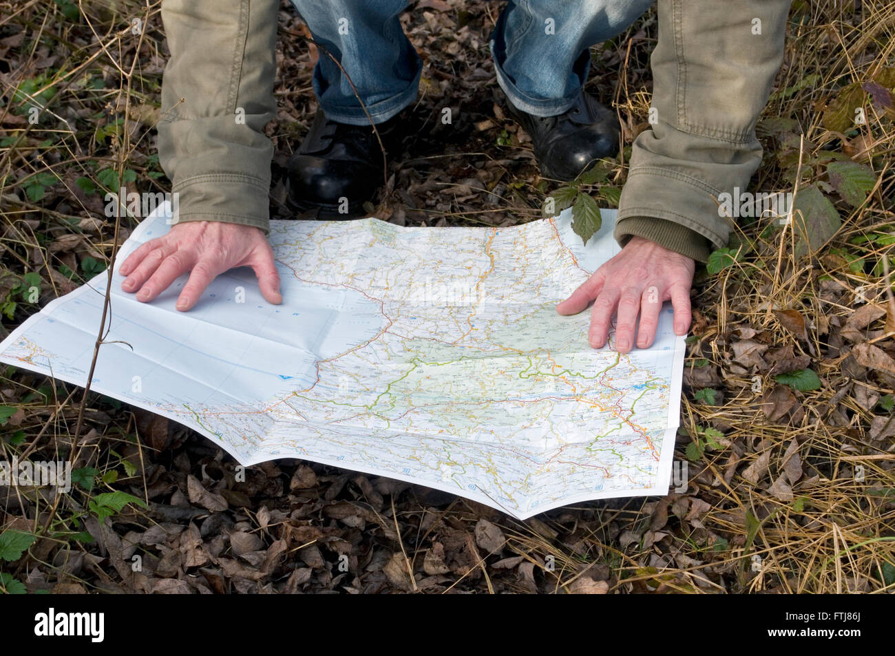 Reading map Banque de photographies et d’images à haute résolution - Alamy