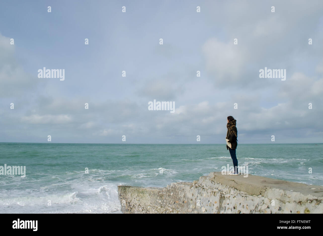 Femme libre en mer Banque de photographies et d’images à haute ...