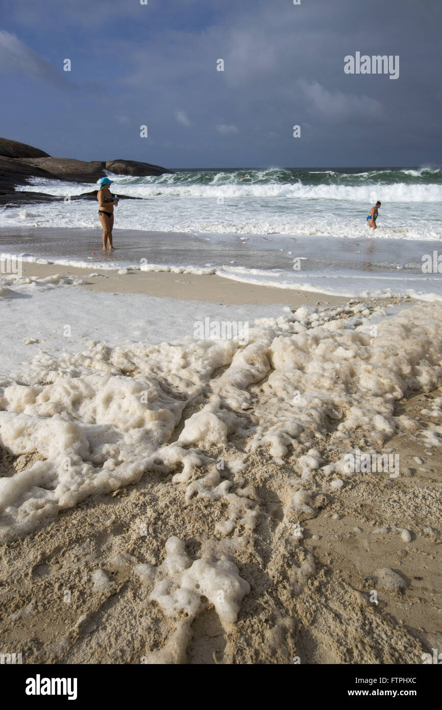 Foam causé par la décomposition de l'espèce des microalgues Tetraselmis ...