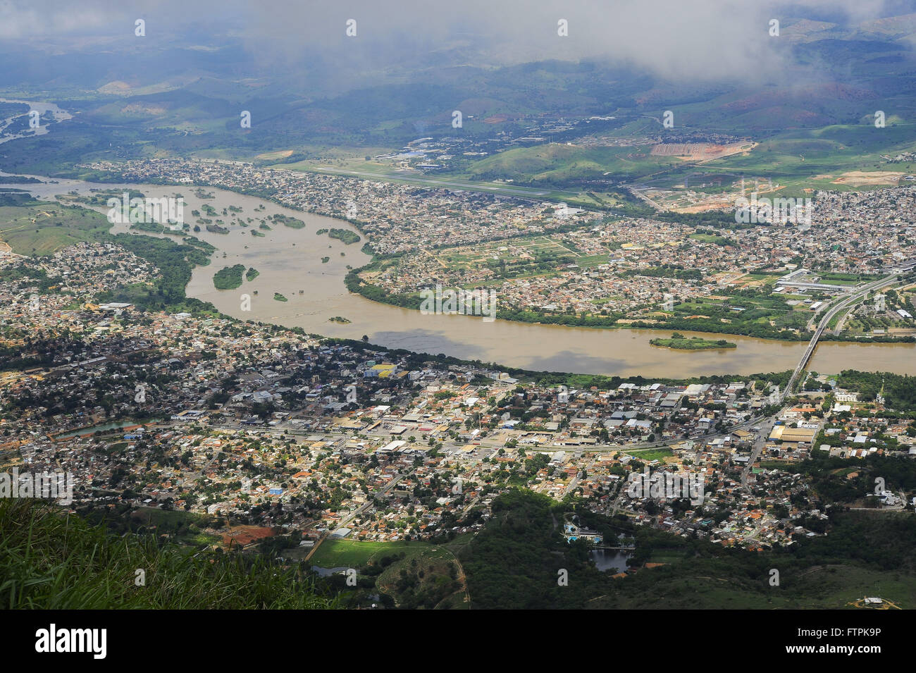 Vale do rio doce Banque de photographies et d’images à haute résolution ...