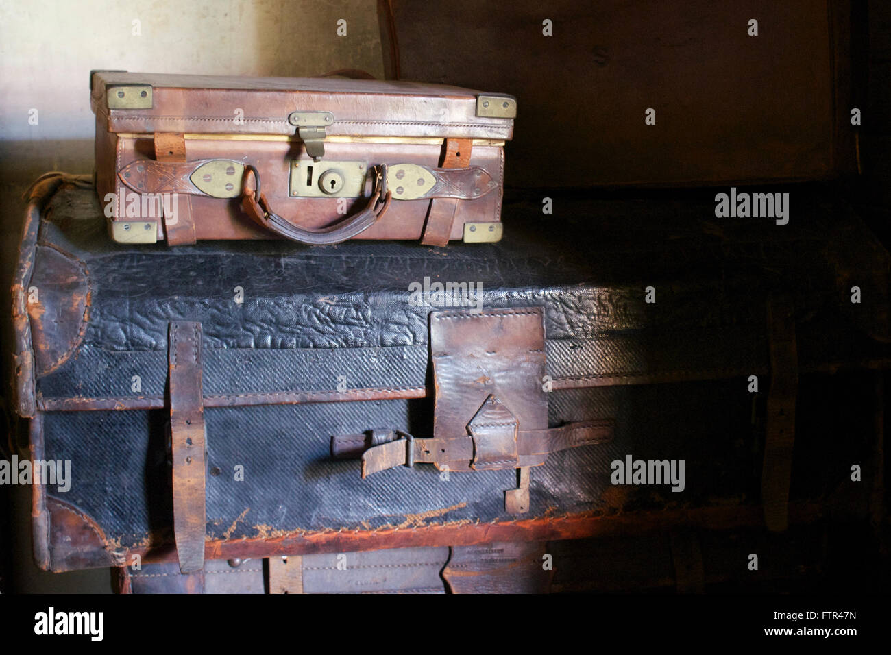 Valises valises Banque de photographies et d’images à haute résolution ...