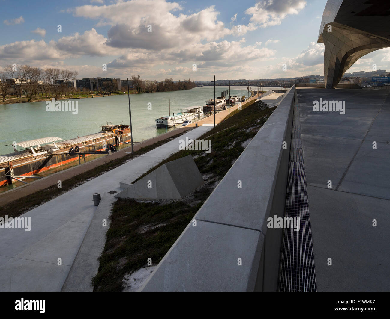 Le Rhône vu du Musée des Confluences, district de la Confluence, Lyon ...
