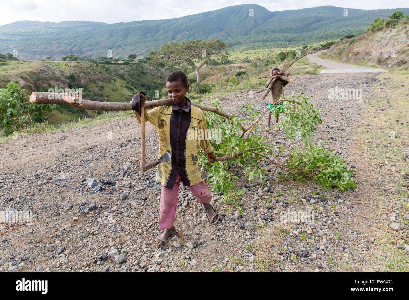 Alutu Ridge, lac Langano, Éthiopie, octobre 2013 Abdu Raman, 8, et son ...