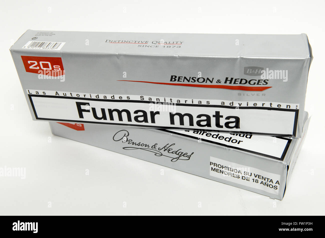 Benson hedges blue cigarettes packet Banque de photographies et d ...