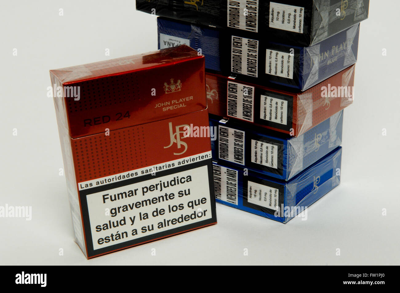 John Player Blue Cigarette Packet Banque d'image et photos - Alamy
