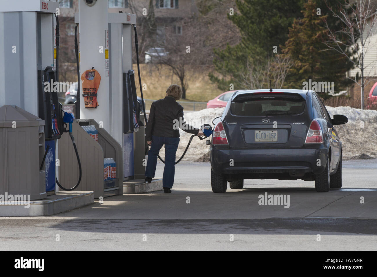 Esso gas station Banque de photographies et d’images à haute résolution ...