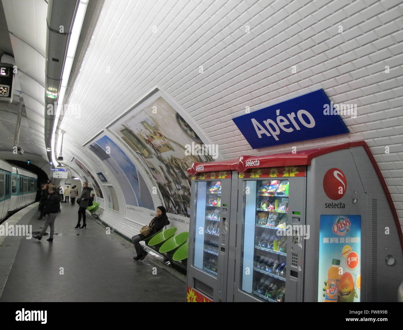 Ratp metro opera Banque de photographies et d’images à haute résolution ...