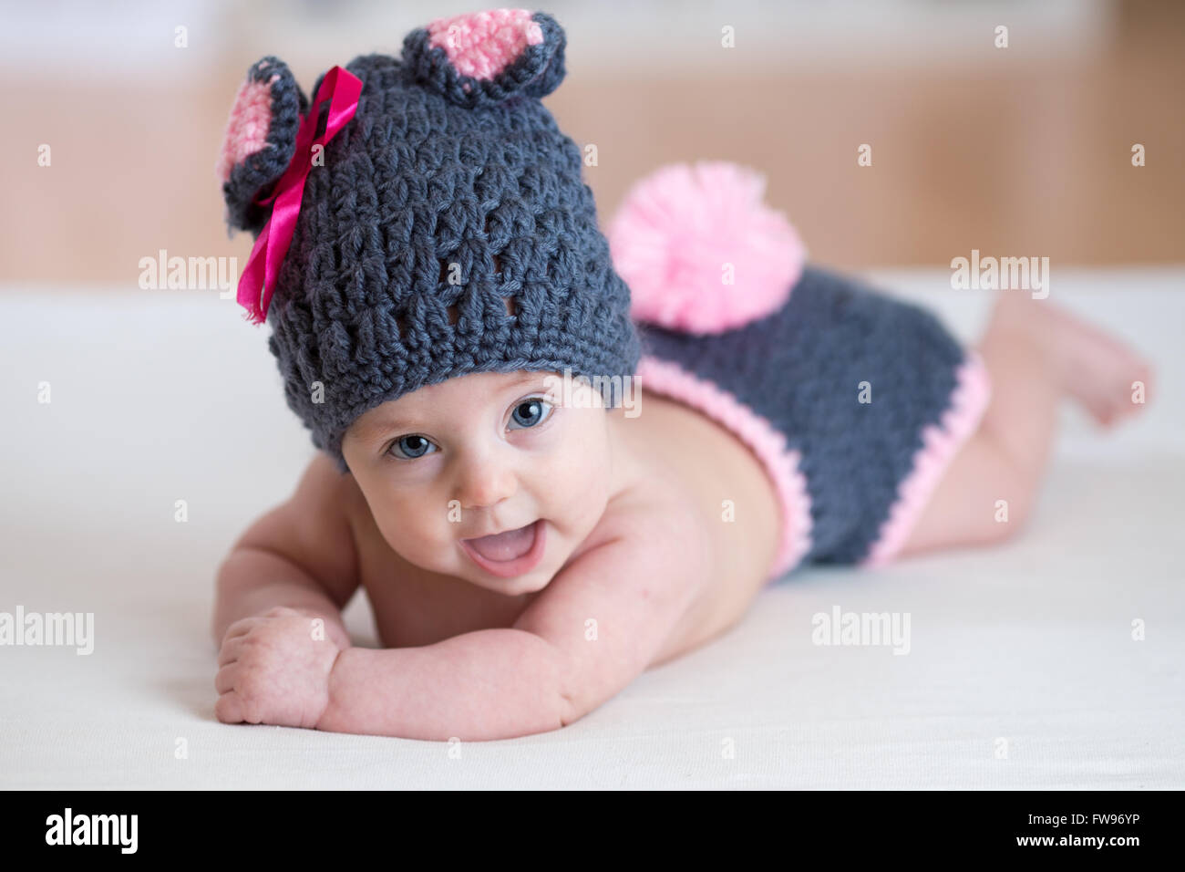 Enfant lapin Banque de photographies et d’images à haute résolution - Alamy