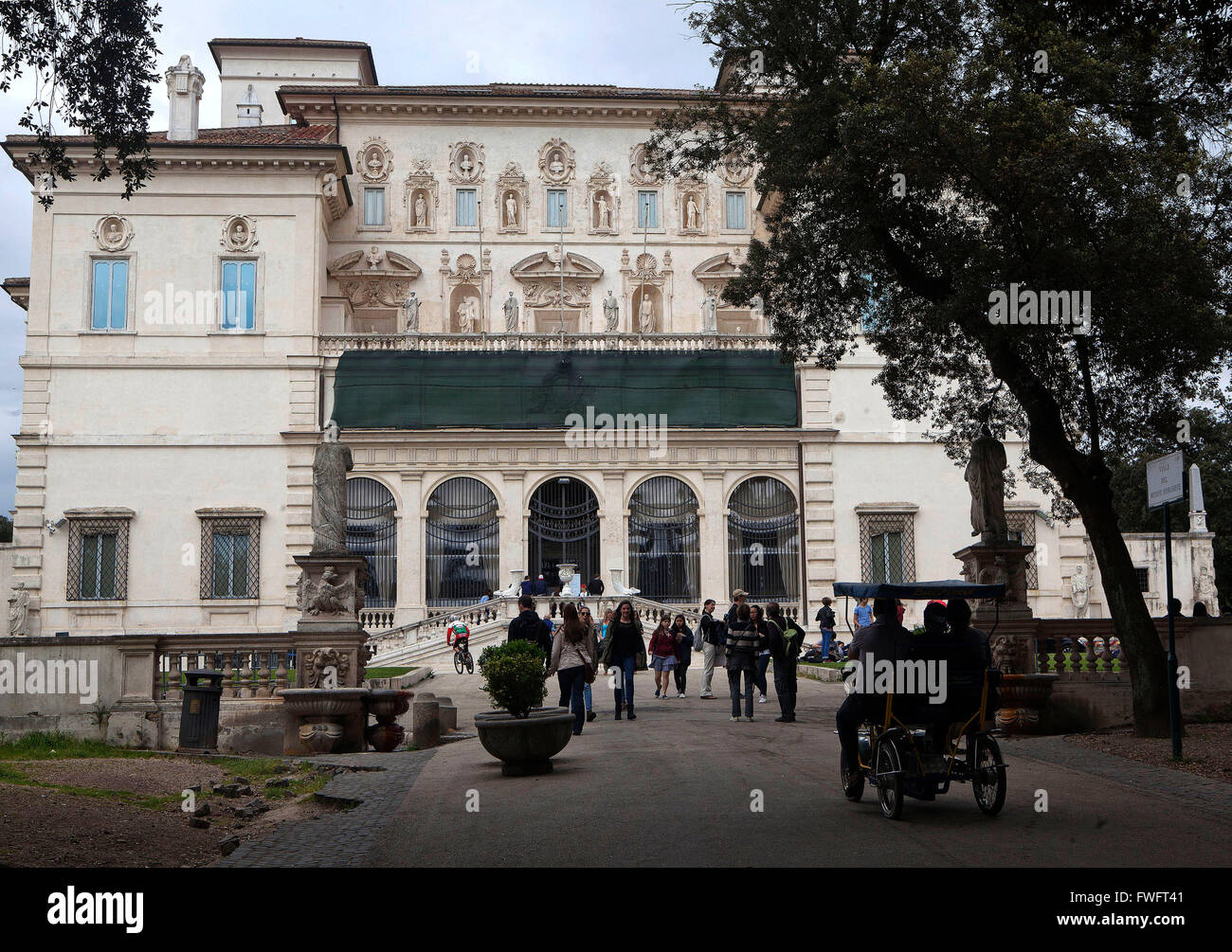 Piazza borghese rome Banque de photographies et d’images à haute ...