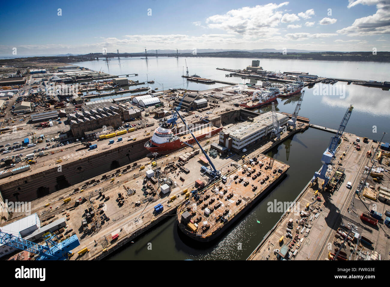 Rosyth shipyard Banque de photographies et d’images à haute résolution ...
