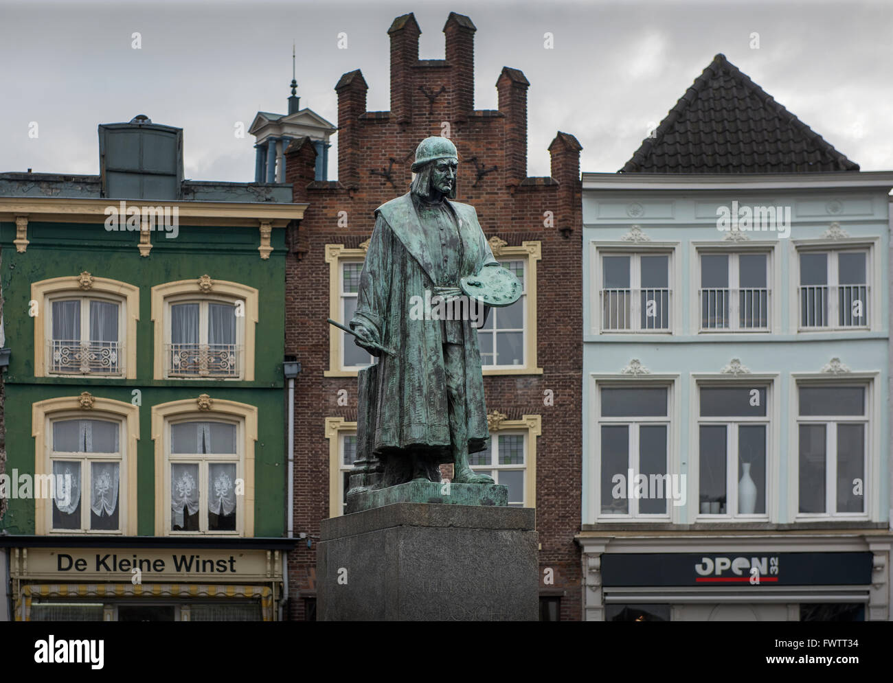 Statue of hieronymus bosch Banque de photographies et d’images à haute ...