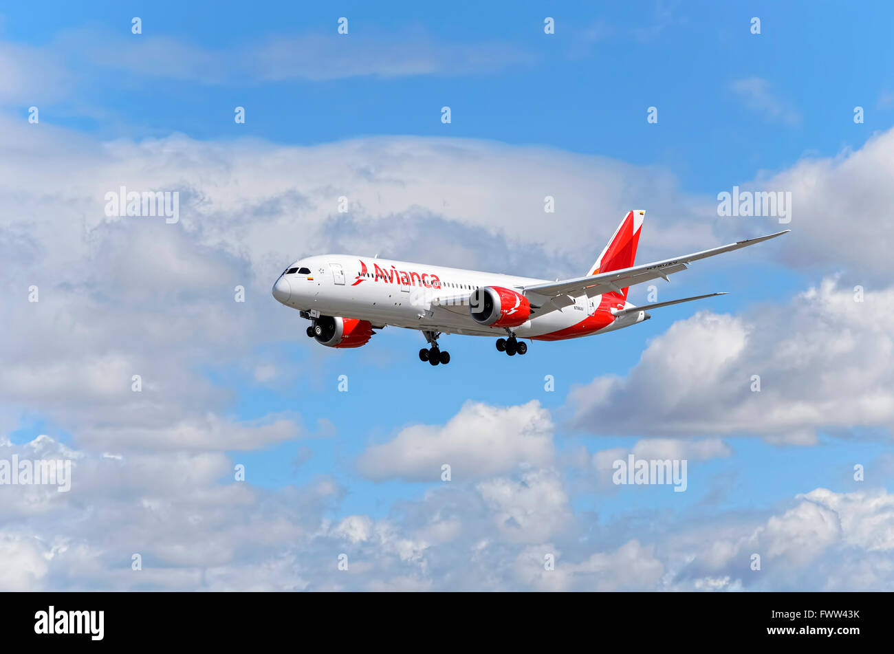 Side view boeing 787 jet Banque de photographies et d’images à haute ...