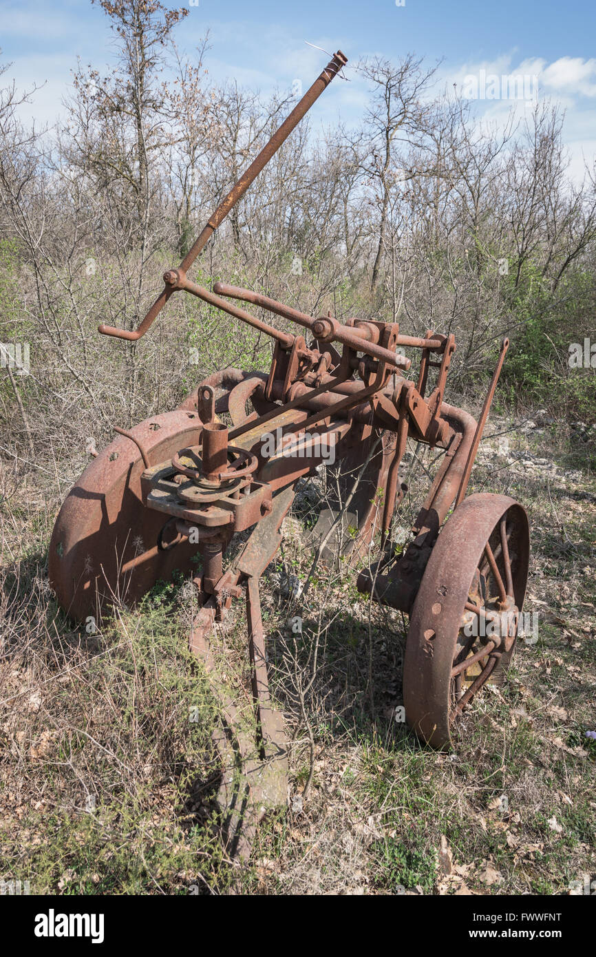 Vieux fer à repasser rouillé Banque de photographies et d’images à ...