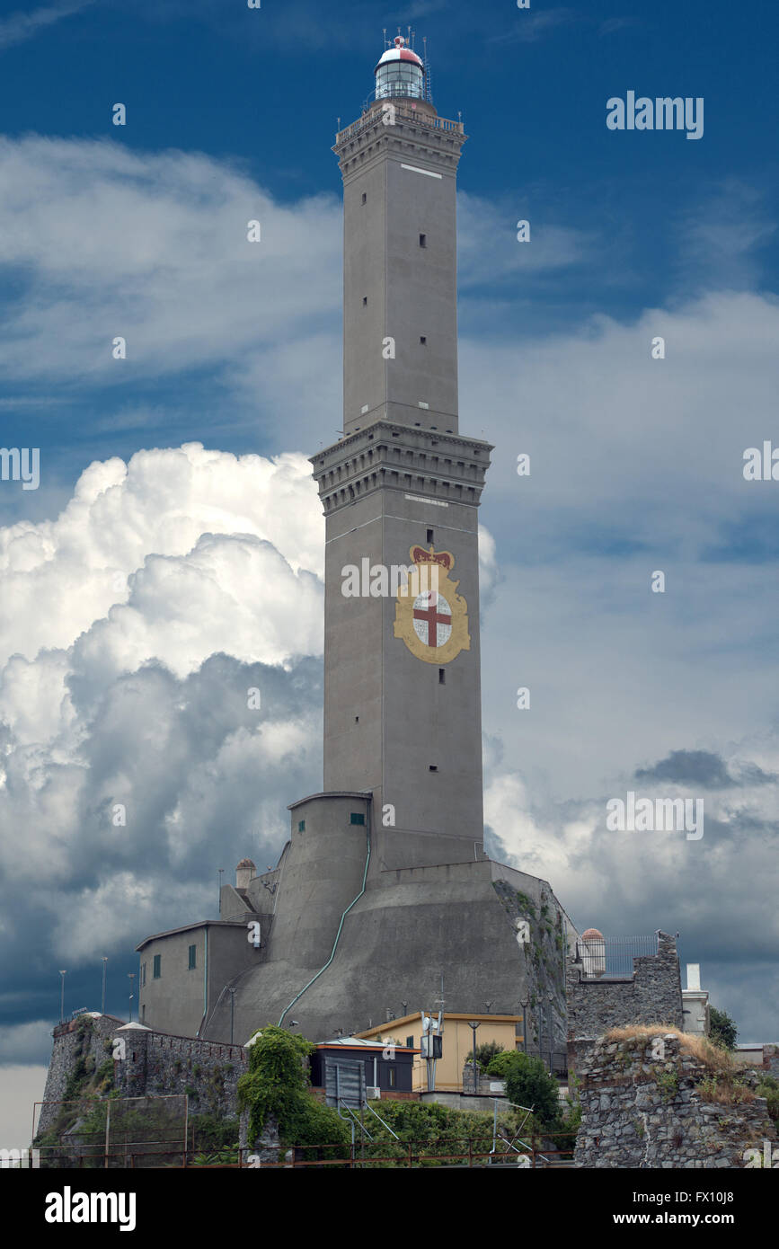 Symbole de la ville de Gênes est la lanterne Photo Stock - Alamy