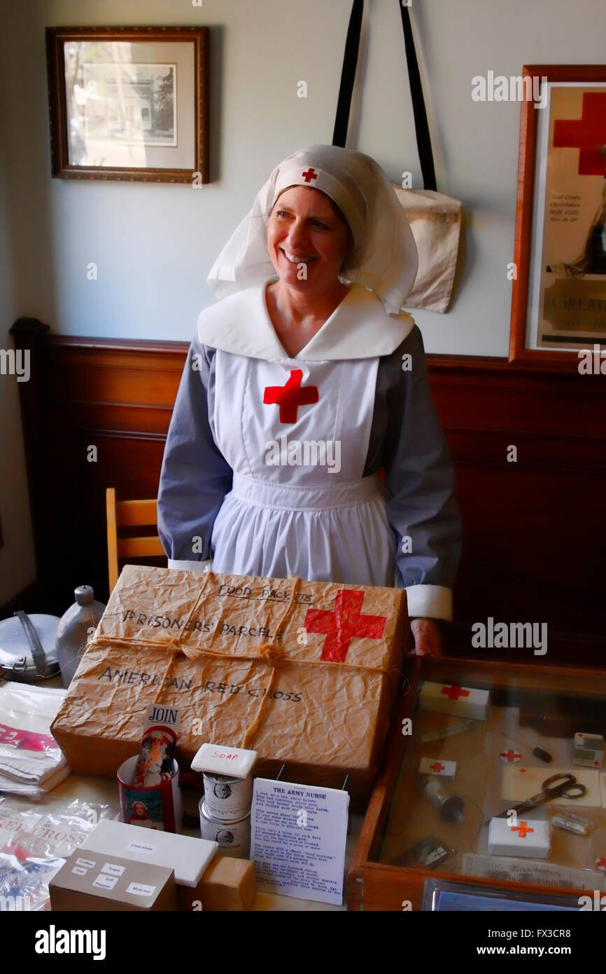 Infirmière de l'armée Croix Rouge affichage reconstitution Photo Stock ...