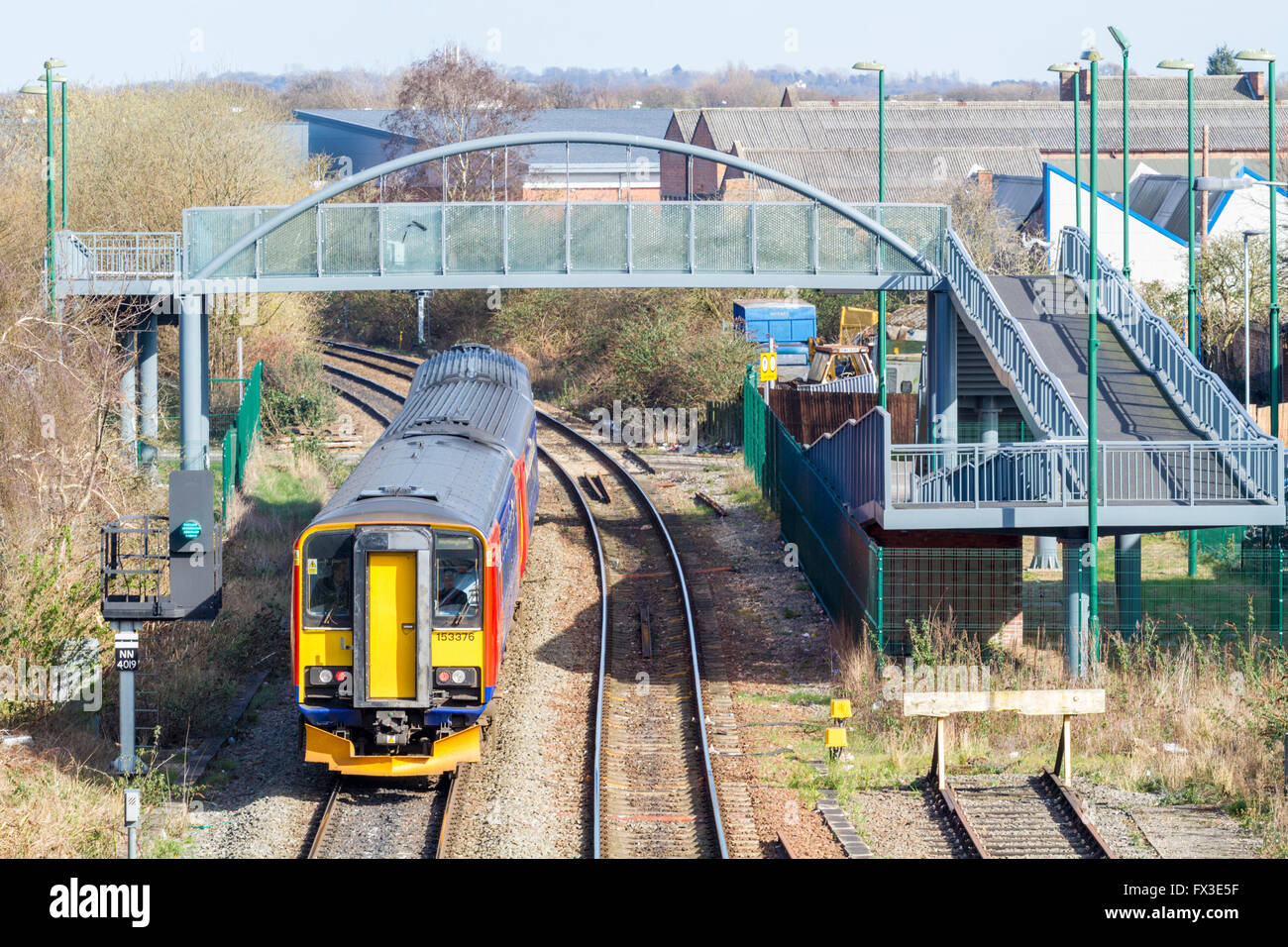 Train sur un pont Banque de photographies et d’images à haute ...