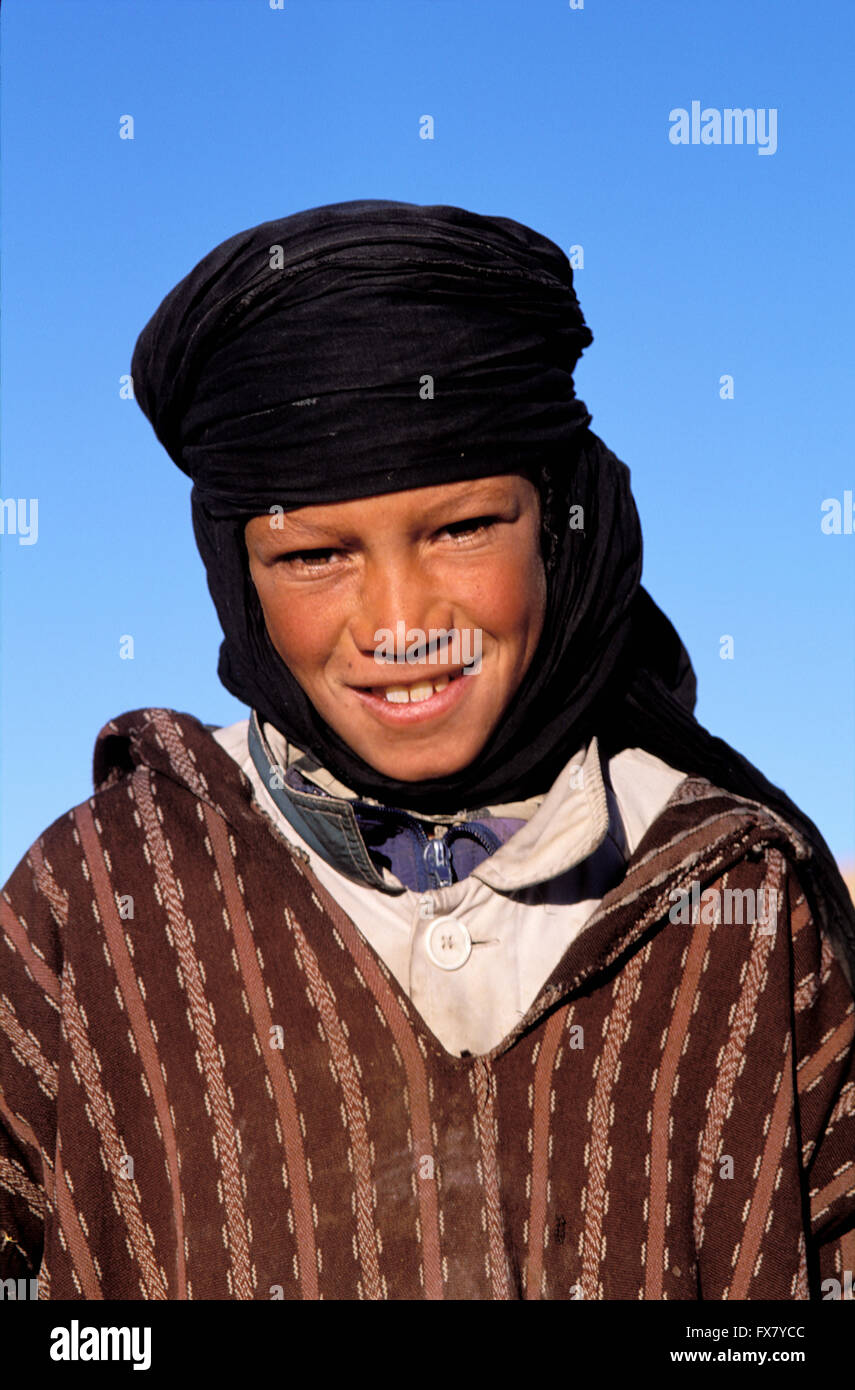 Garçon marocainchanteur Banque de photographies et d’images à haute ...