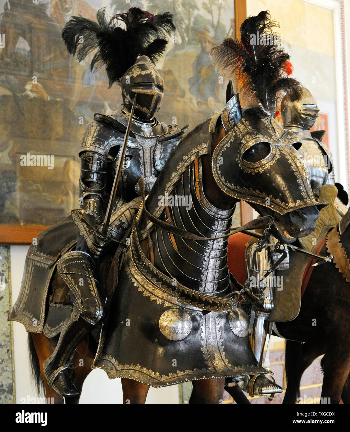 Le Musée de l'Ermitage. La salle des Chevaliers. Chevaliers en armure à ...