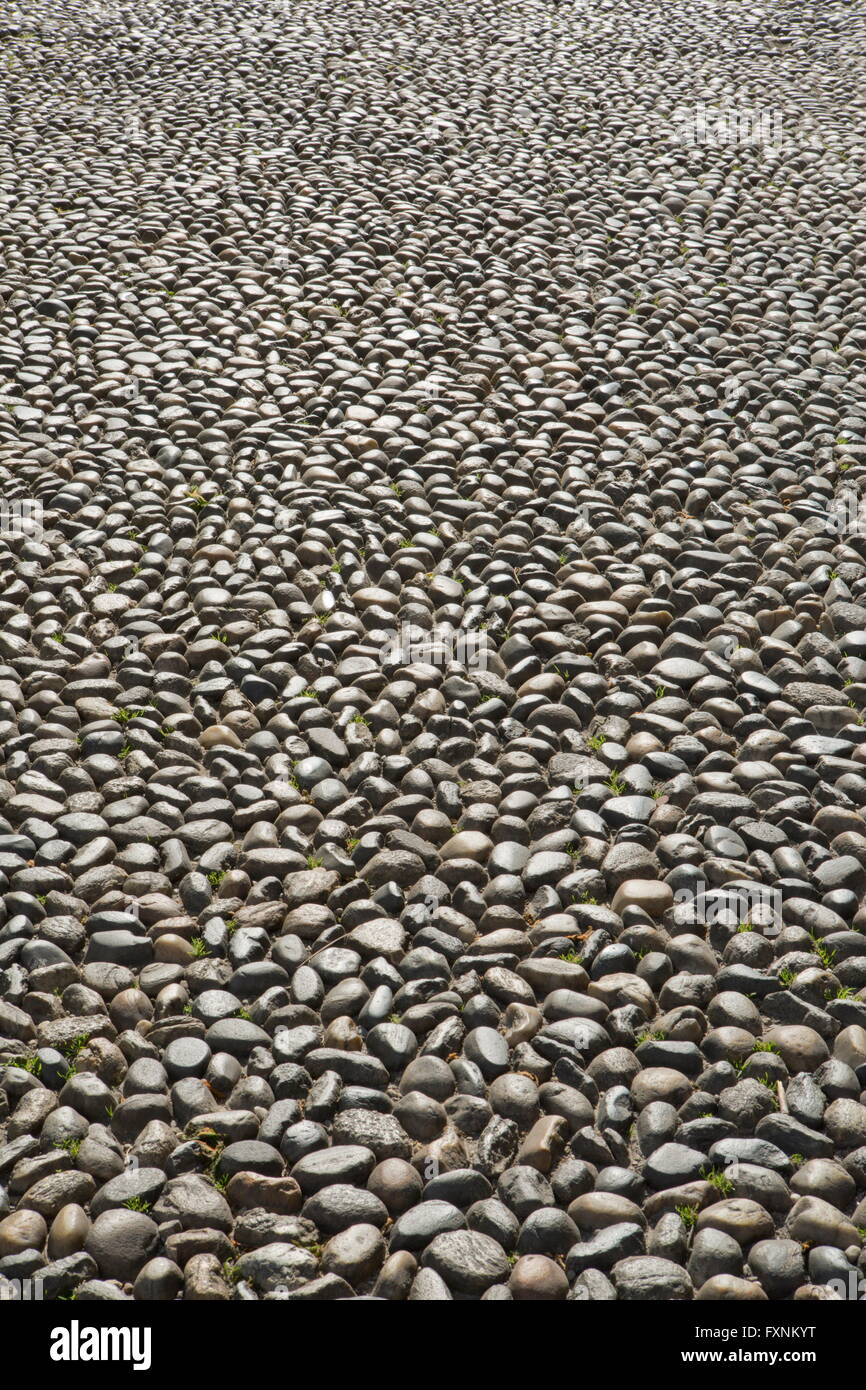 Stone paved road Banque de photographies et d’images à haute résolution ...