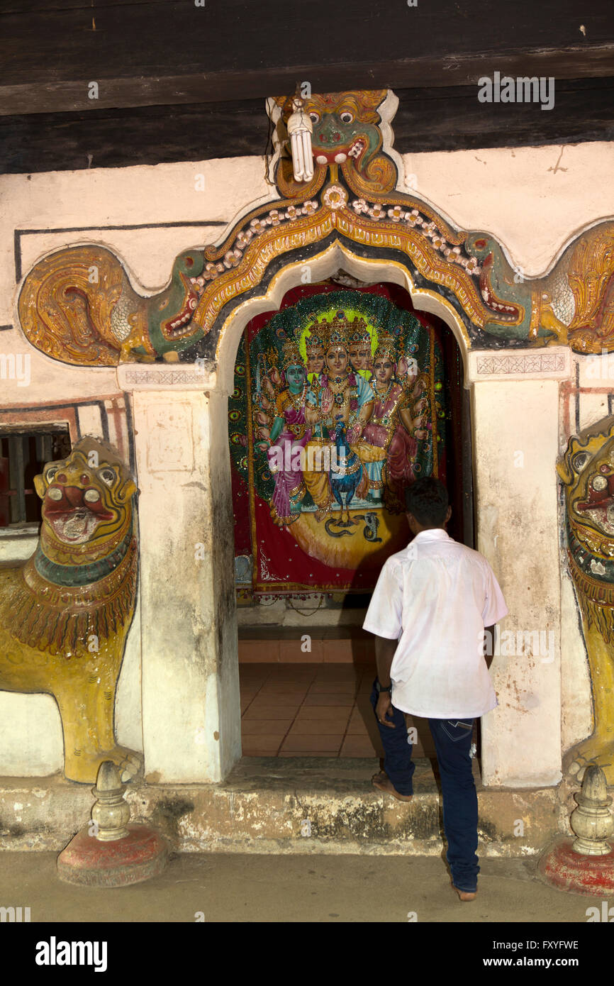 Sri Lanka, Kandy, Embekke Devale ancien temple, temple principal homme ...