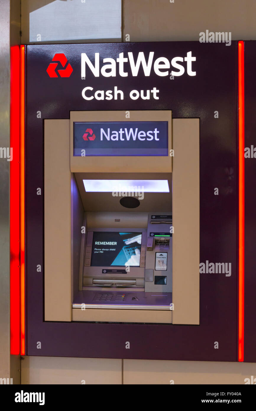 Natwest atm Banque de photographies et d’images à haute résolution - Alamy