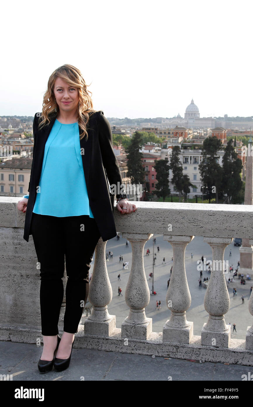 Candidat Maire de Rome Giorgia Meloni et dans le contexte le point de ...