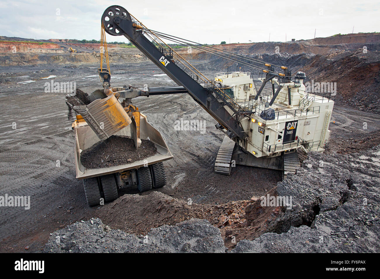 Mine dump truck Banque de photographies et d’images à haute résolution ...