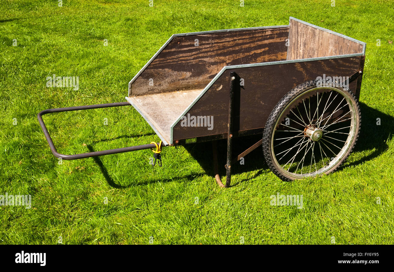 Charrette à bras ancienne Banque de photographies et d’images à haute ...