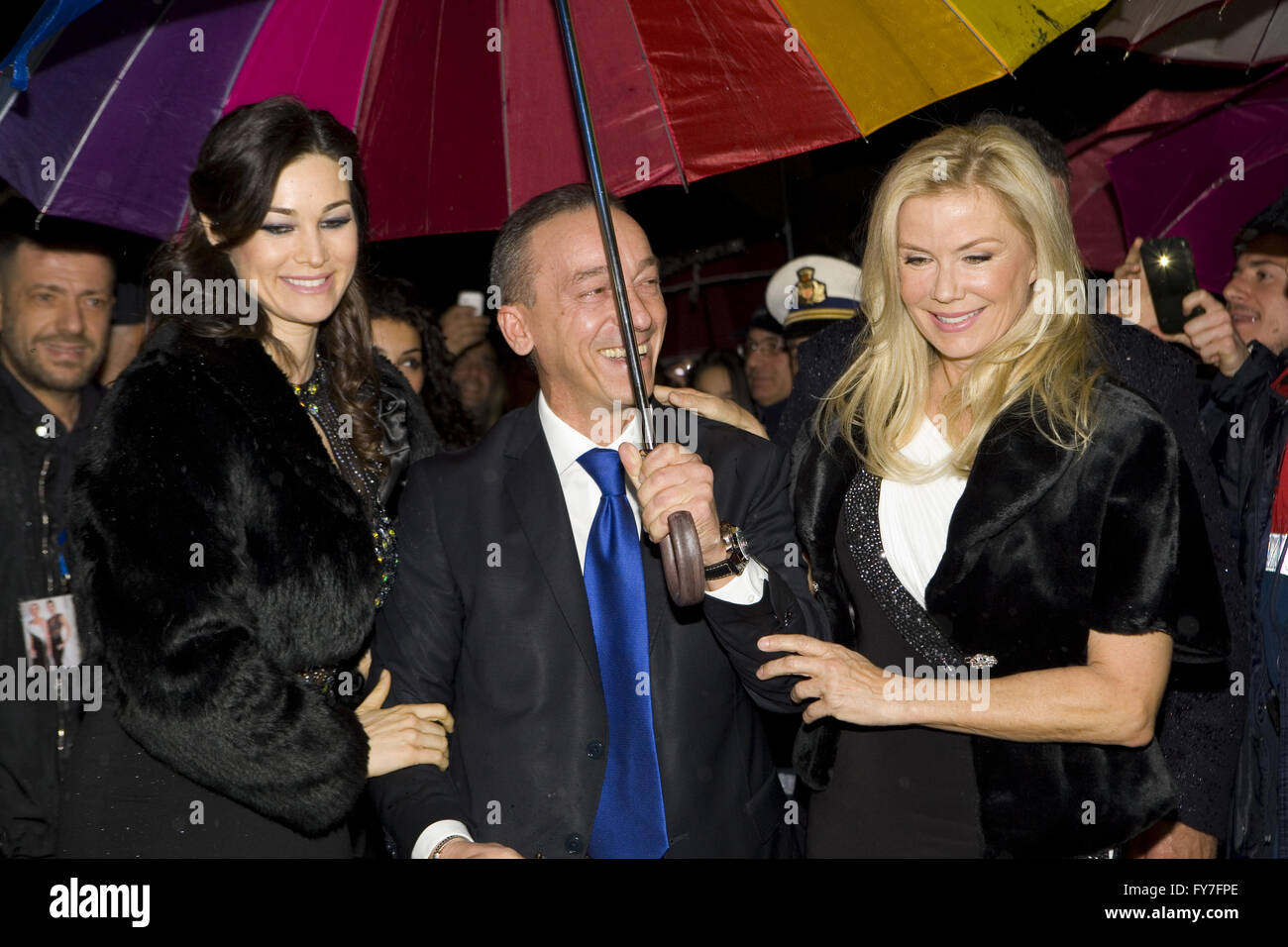 Local Caption Teverola (CE) Inauguration d'une salle de montre de l ...