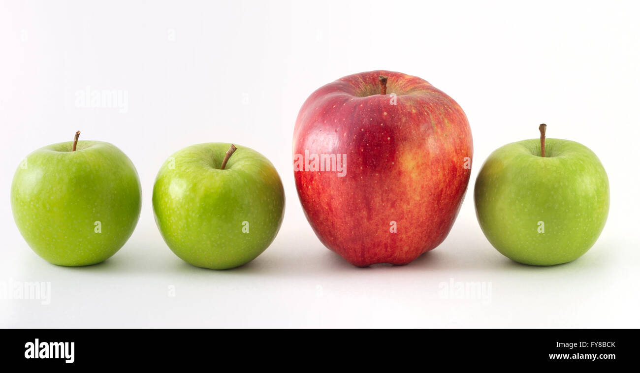 Trois pommes vertes Banque de photographies et d’images à haute ...